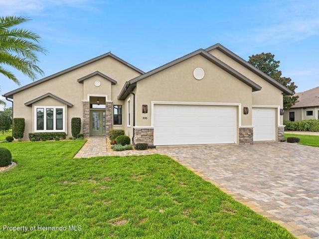 9196 Palm Beach Dr, Weeki Wachee, FL 34613