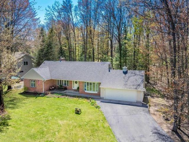 9191 E Tottenham Dr, Traverse City, MI 49685
