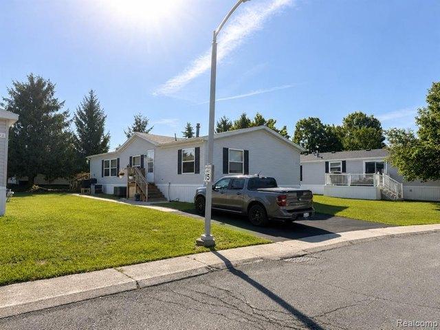 9192 Canyon Trail Dr, Berlin Township, MI 48166