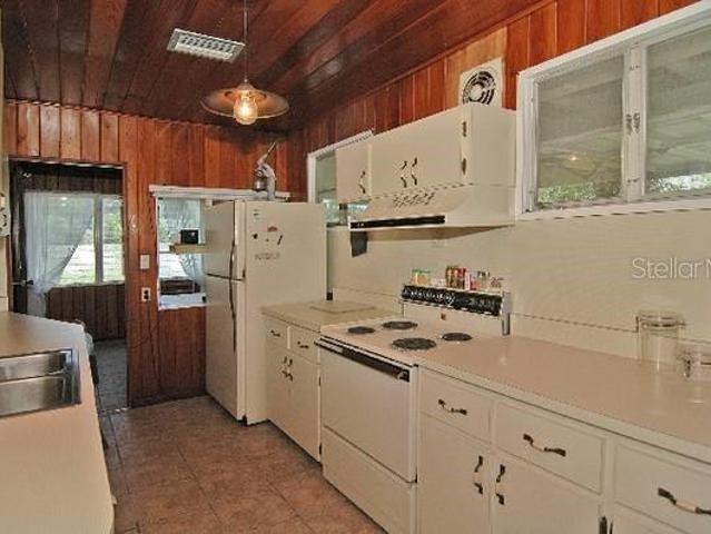 919 47th St, Sarasota, FL 34234 | MLS #A4684 | Compass