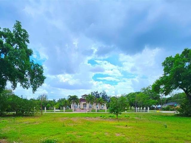 919 College Ave W, Ruskin, FL 33570