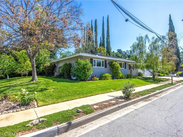 919 Chestnut Ave, Redlands, CA 92373 | MLS #IG26058 | Compass