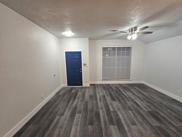 919 Crestwood Dr, Cedar Hill, TX 75104