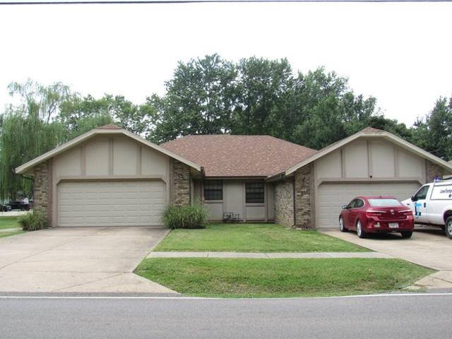 919 and 921 N Boston Ln, Republic, MO 65738