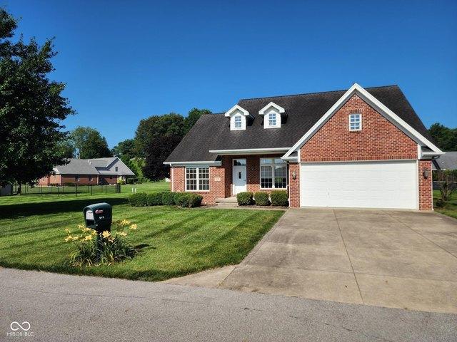 919 Buena Vista Dr, Brownstown, IN 47220
