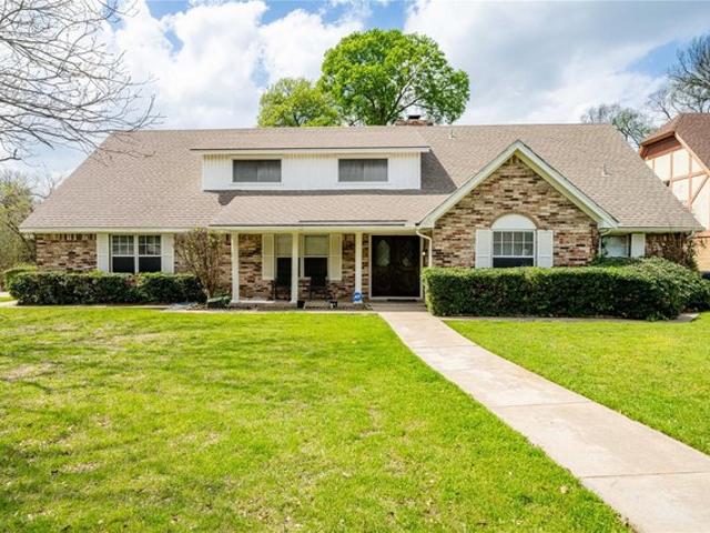 919 Green Hills Rd, Duncanville, TX 75137