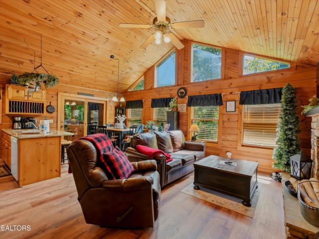 919 Deer Run Way