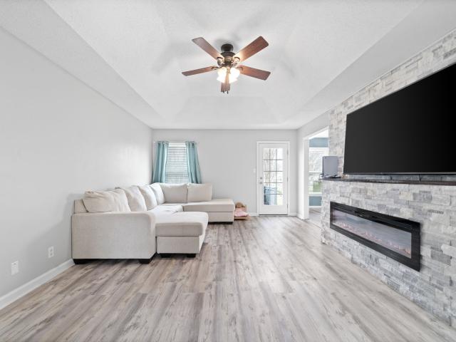 919 Desota Ln