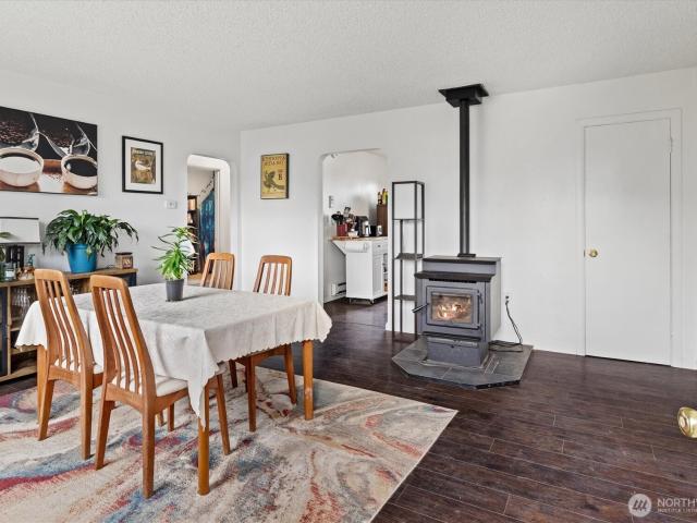 919 E 59th Street