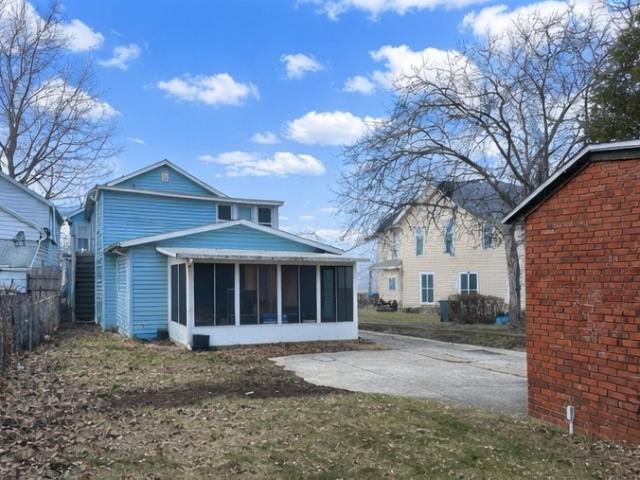 919 E 7TH Street