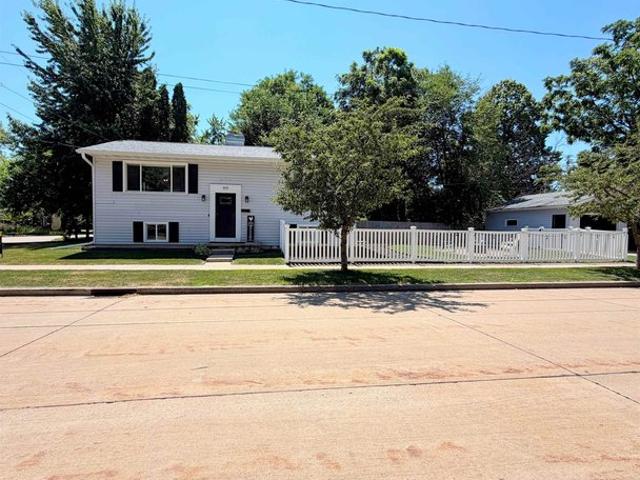 919 E Tennessee Ave, Oshkosh, WI 54901