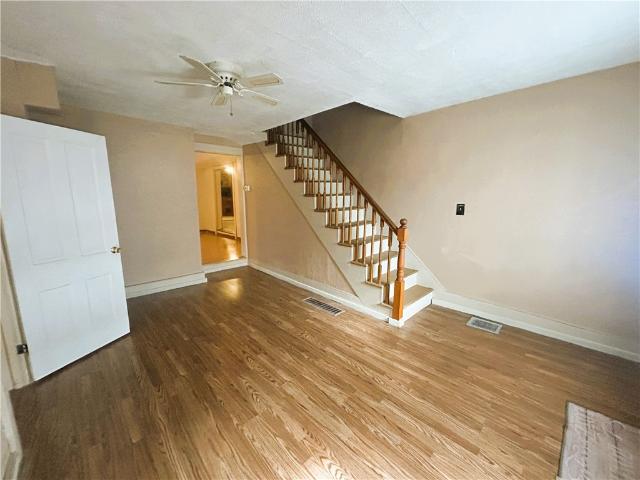 919 E Main St