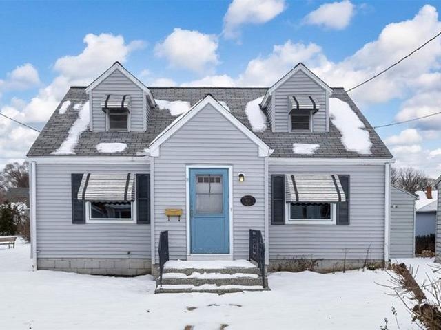 919 Evergreen Dr, Erie, PA 16505