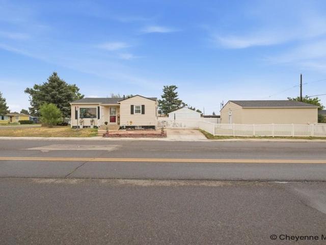 919 Hot Springs Ave, Cheyenne, WY 82001