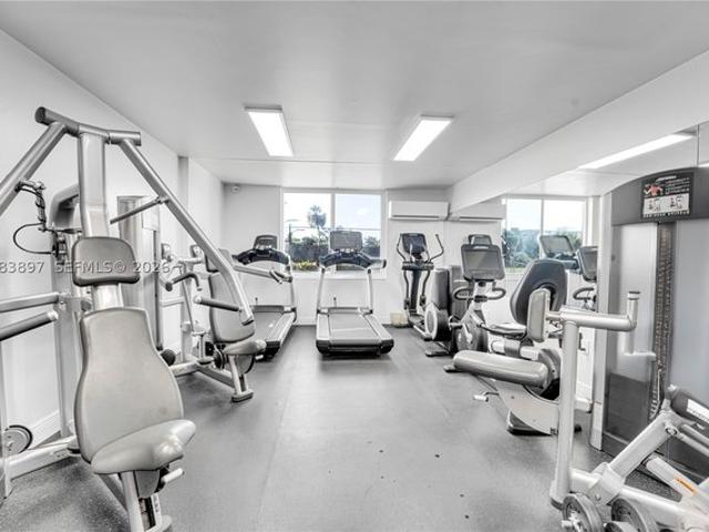 919 Hillcrest Dr Apt 210, Hollywood, FL 33021