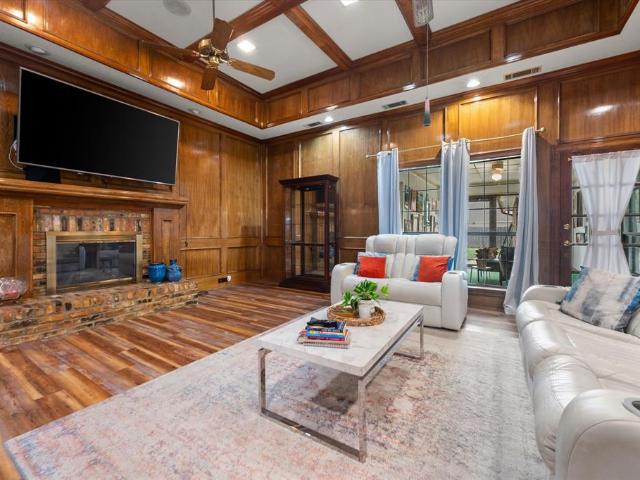 919 Huntington Drive