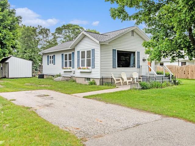 919 Lawndale St, Ludington, MI 49431