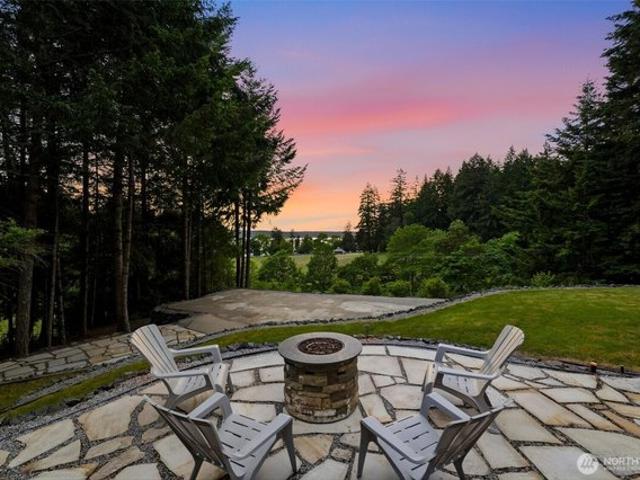 919 Lummi Dr, Fox Island, WA 98333