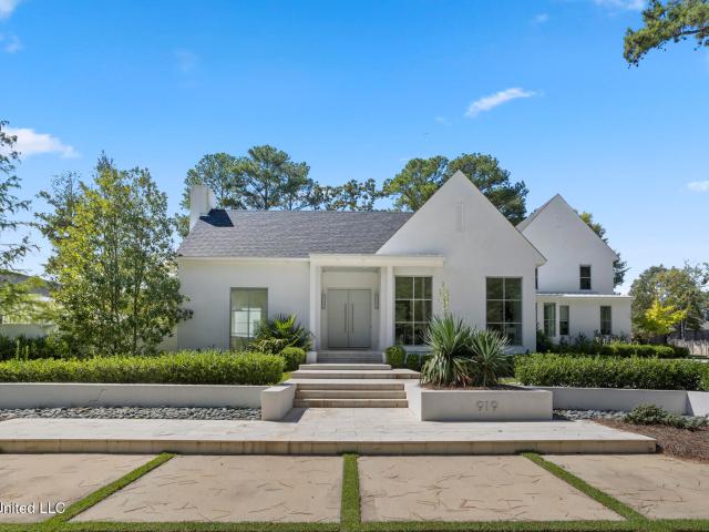 919 Montrose Drive