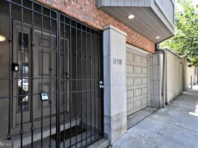 919 N American Street
