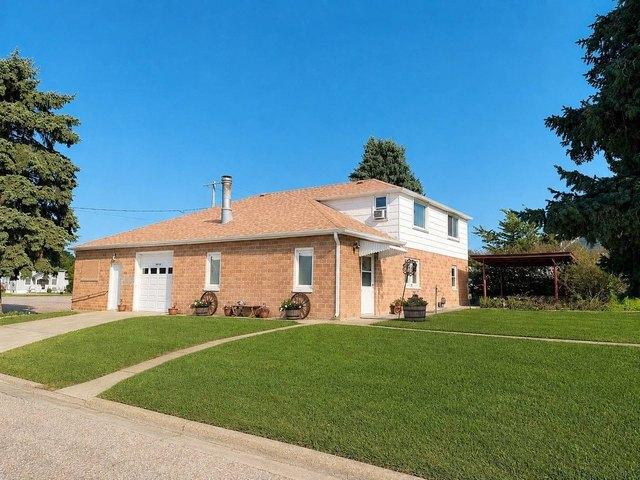 919 N B St, Broken Bow, NE 68822