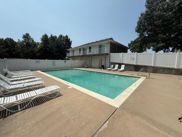 919 southwest blvd apt m