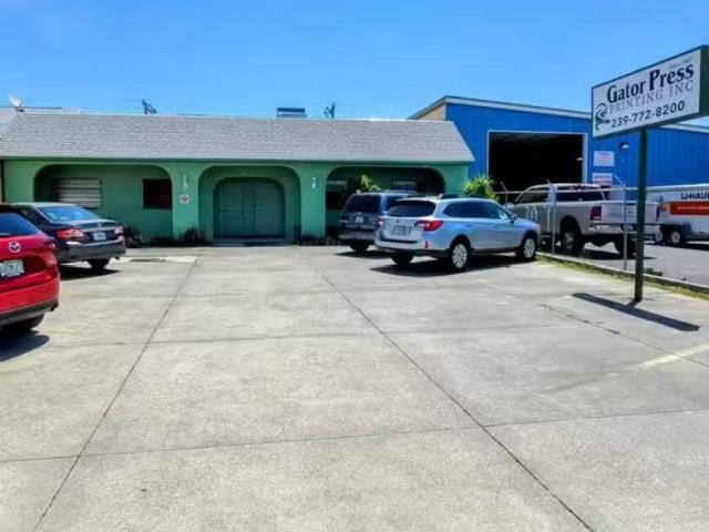 919 SE 13th Ave, Cape Coral, FL 33990 MLS 225041413
