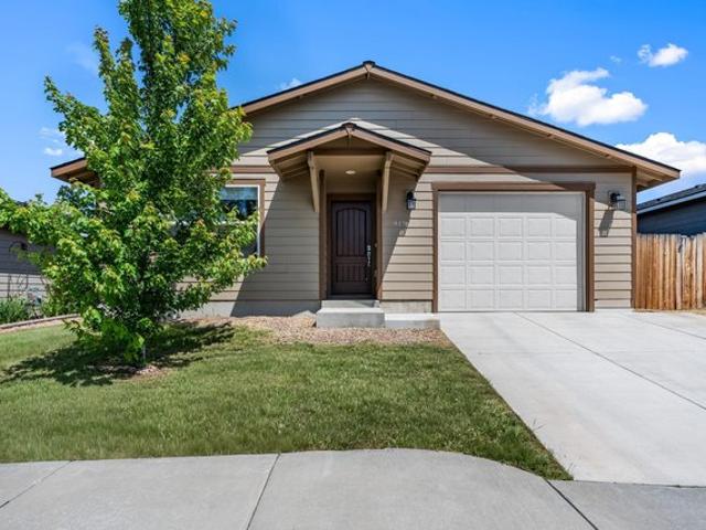 919 SE Maliah Ave, Madras, OR 97741