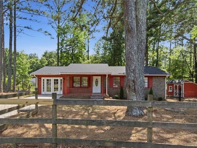 919 Paige Ct, Social Circle, GA 30025