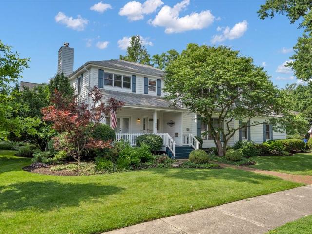 919 Roslyn Road