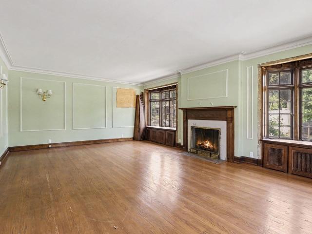 919 Riverside Drive