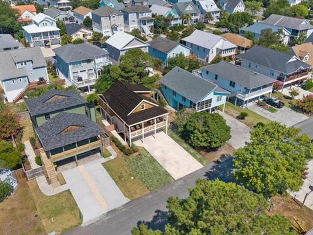 919 Riptide Ln, Carolina Beach, NC 28428