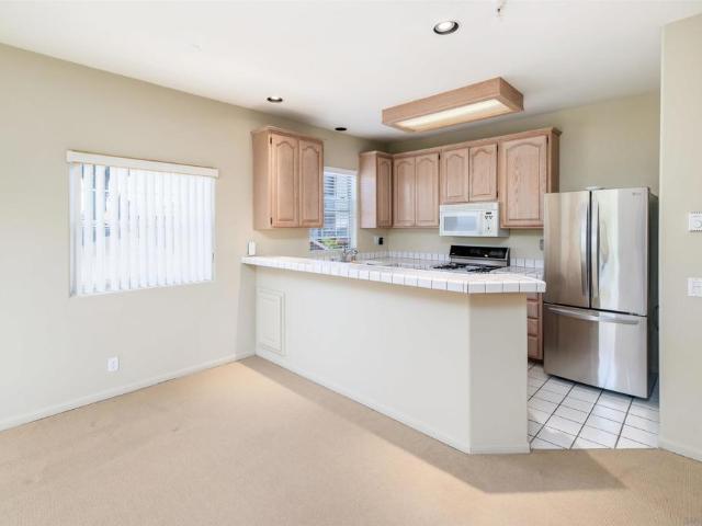 919 w lewis st 7