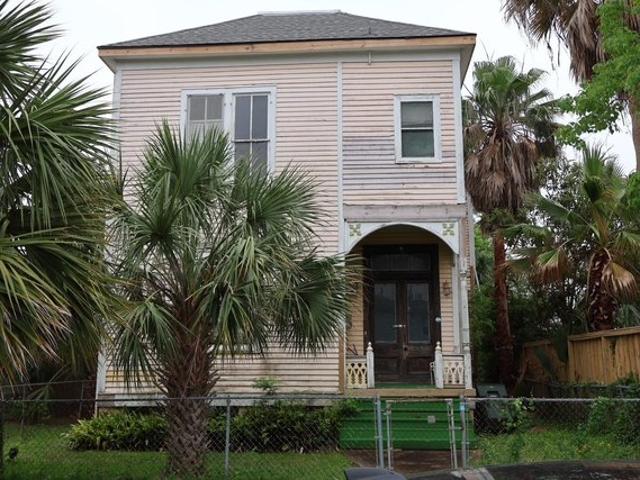 919 Winnie St, Galveston, TX 77550