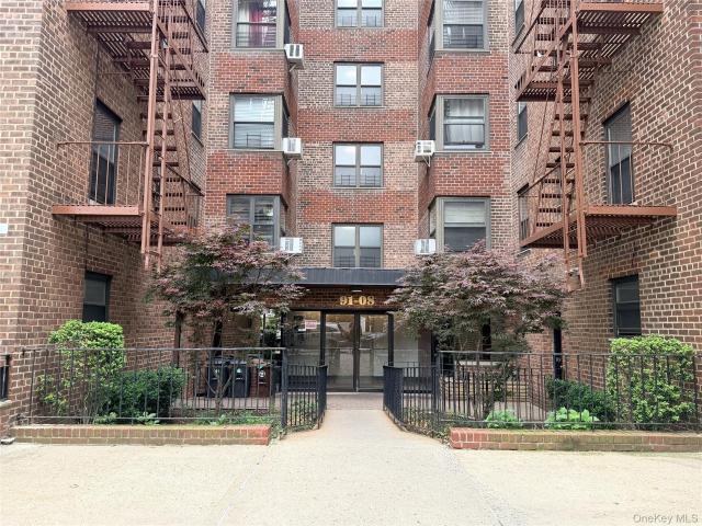 91 08 32 Avenue E107