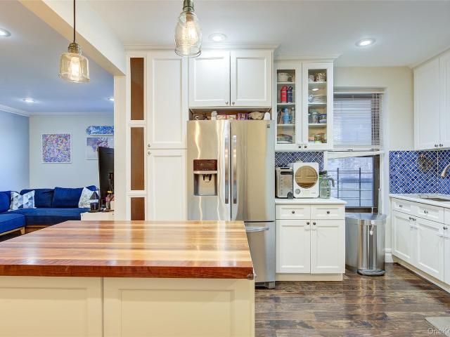 91 10 34th Avenue, Unit 3D