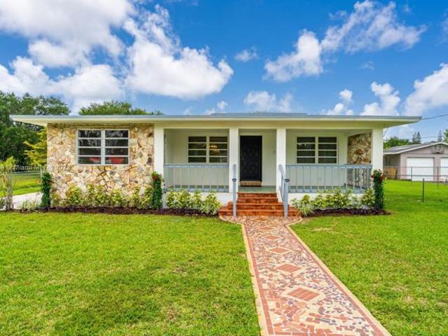 91 146th St NE, Miami, FL 33161