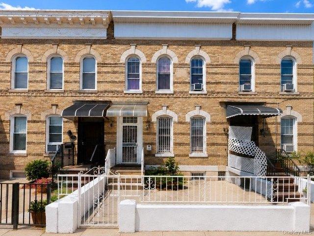 91 14 86th Dr, Woodhaven, NY 11421