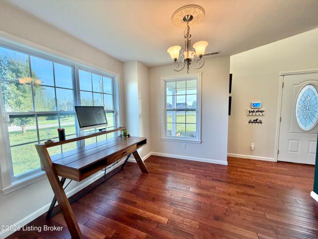 91 W Delia Way