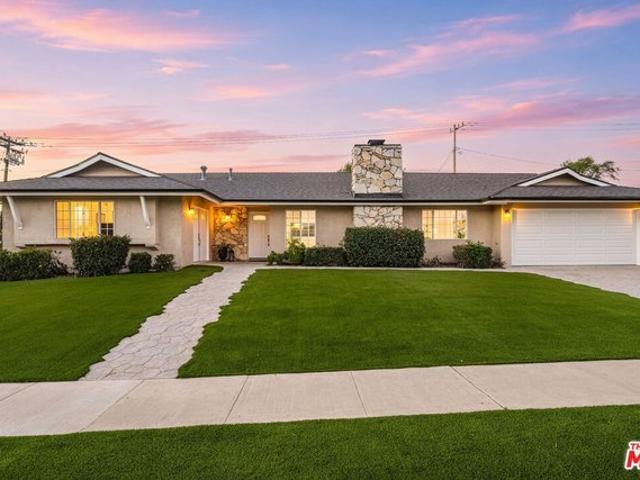91 W Gainsborough Rd, Thousand Oaks, CA 91360