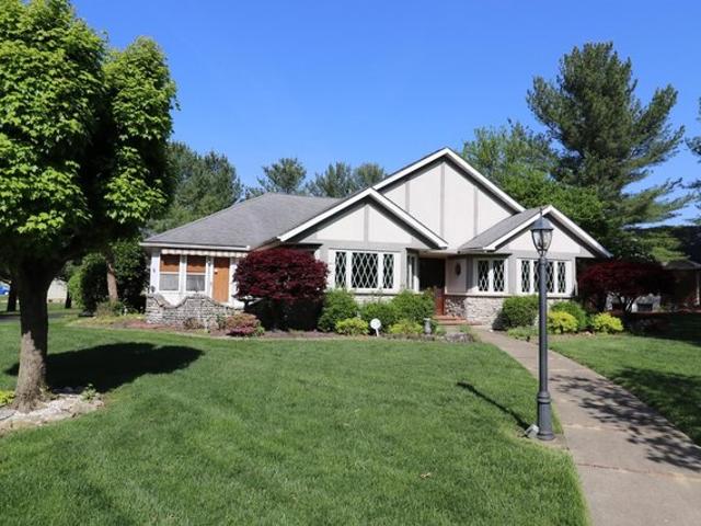 91 White Oak Dr, Batesville, IN 47006