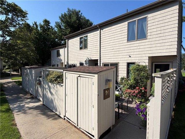 91 Windward Ln, Bristol, RI 02809