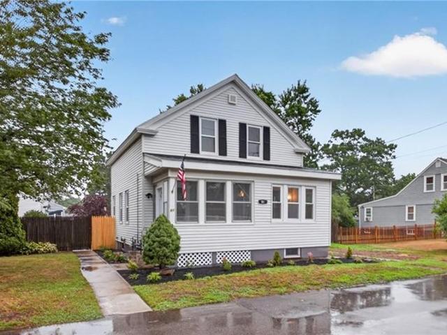 91 Ash St, Warwick, RI 02888