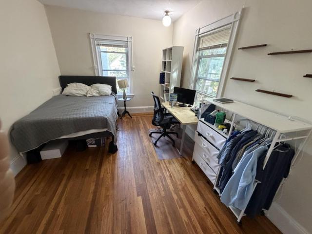 91 Belmont Street Room for Rent