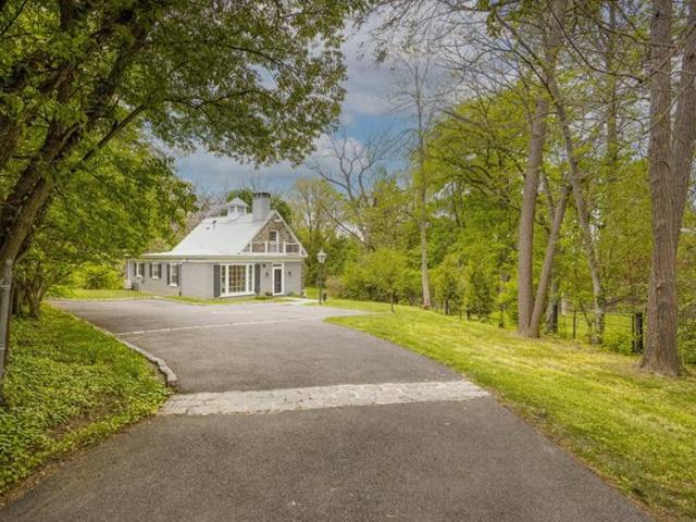 91 E Bells Mill Rd, Philadelphia, PA 19118