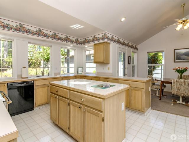 91 E Lake Forest Drive