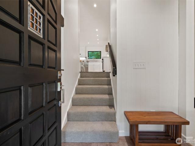 91 E Lakeland Way