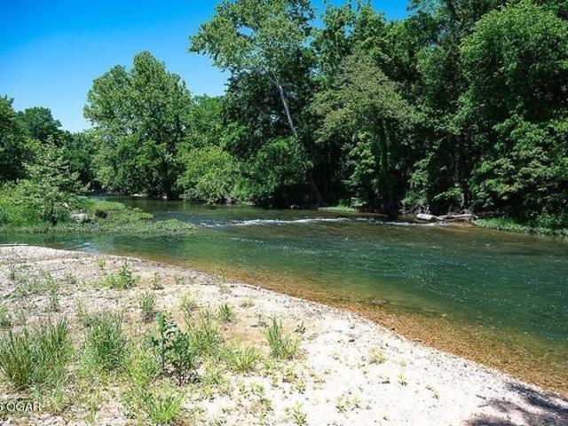 91 Kay Ln, Anderson, MO 64831