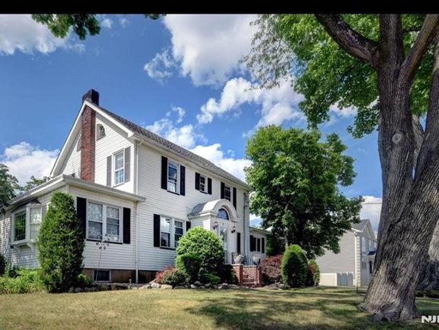 91 Minnisink Rd, Totowa, NJ 07512