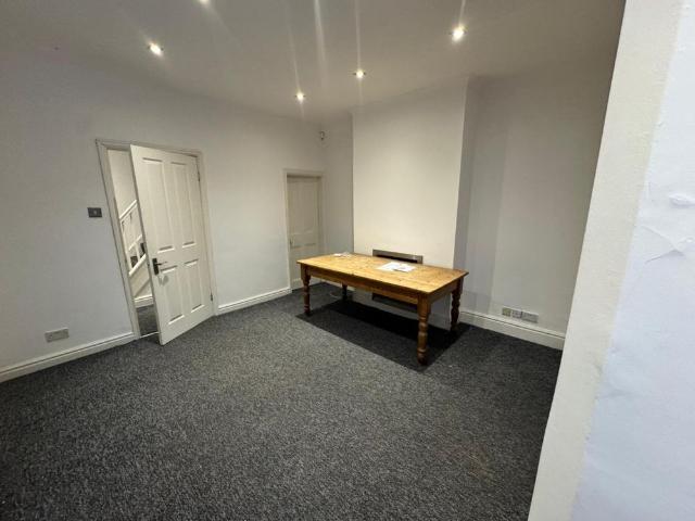 91 Newbridge Street WV6 0EQ